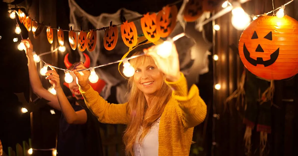 6 Safety Tips for Halloween Decorating | Trusted Choice