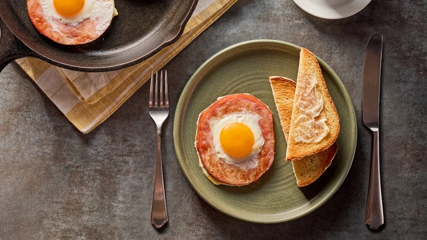 Iron Skillet Apple Crisp Glazed Bone-In Ham Steaks | Smithfield