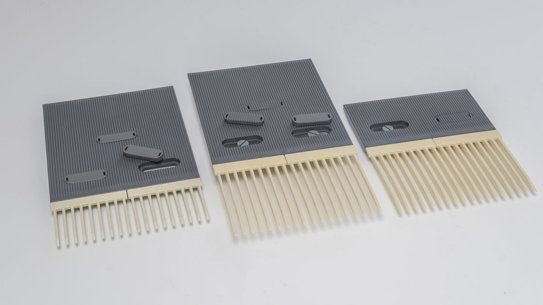 Series 400 Two-Material Finger Transfer Plates | Belt Finder | Intralox