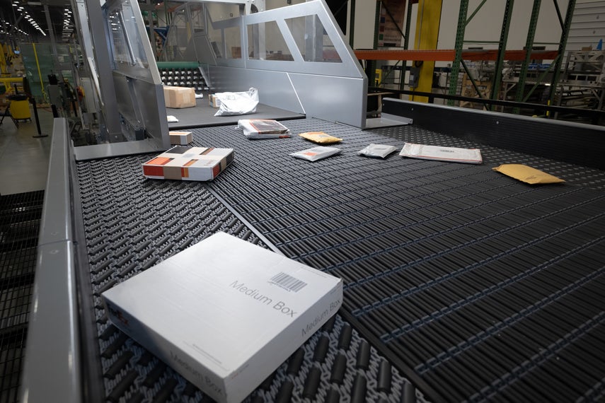 Postal & Parcel Handling Automation Solutions | Intralox