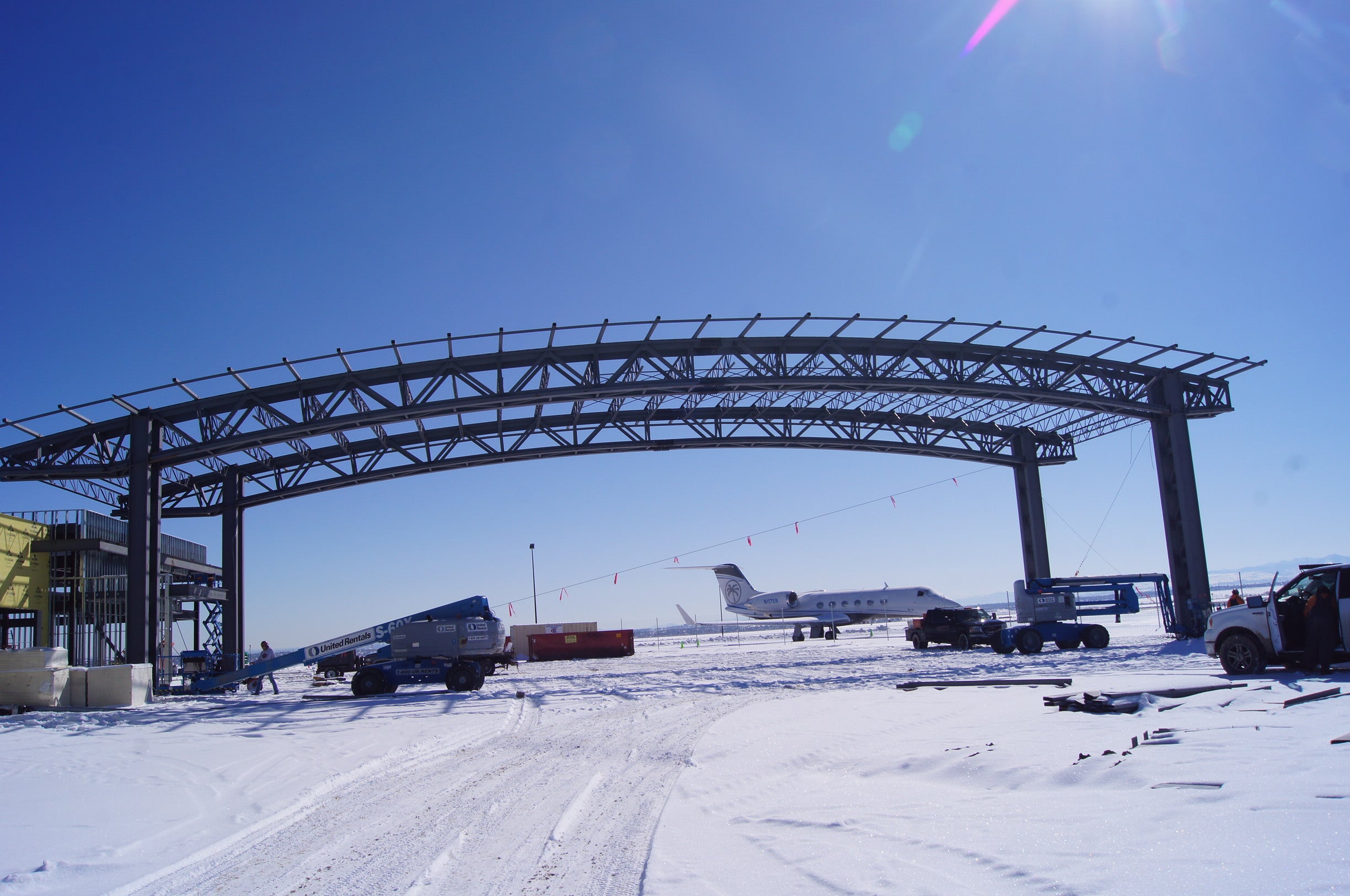 Rocky Mountain Metropolitan Airport drive-through canopy | IDEA StatiCa