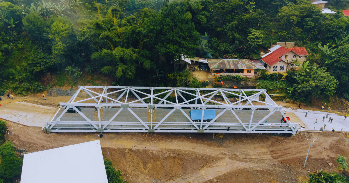 Case study: Tamahú Bridge from Guatemala. The structure is a Warren ...