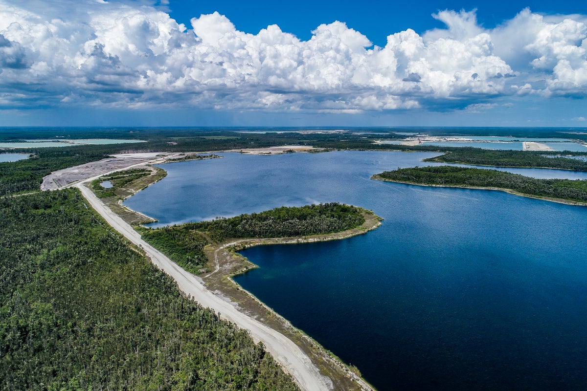 Image galleries / WildBlue / STOCK Family of Companies