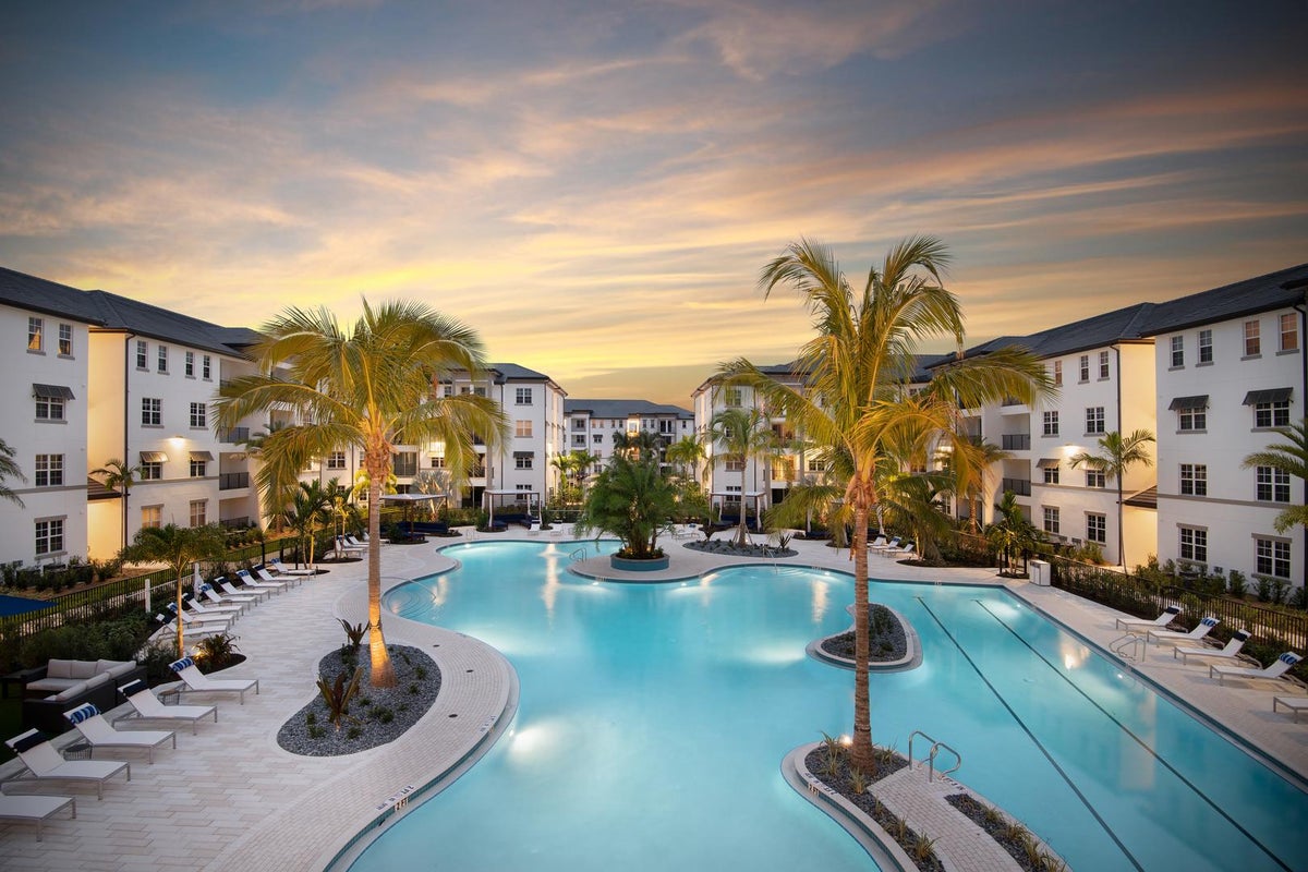 Image galleries / Inspira / STOCK Family of Companies