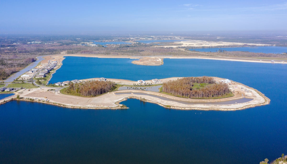 Image galleries / WildBlue / STOCK Family of Companies