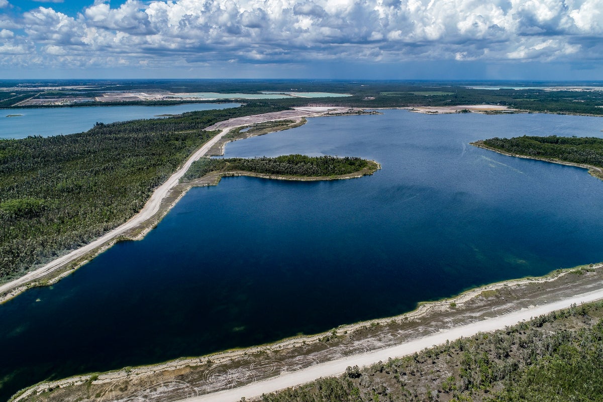 Image galleries / WildBlue / STOCK Family of Companies