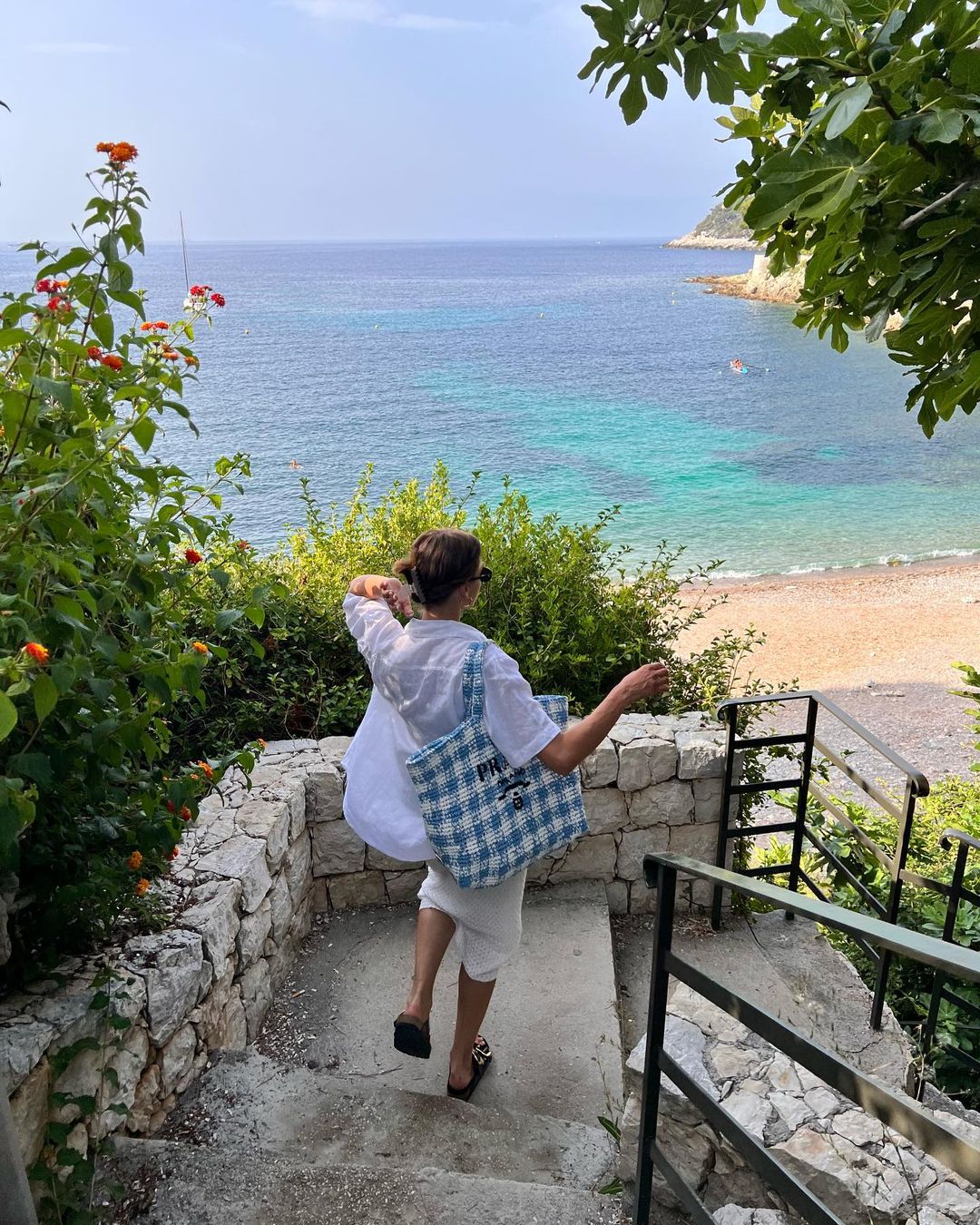 8 Ways to Soothe Sunburnt Skin (Now That We’re Back on the Beach ...