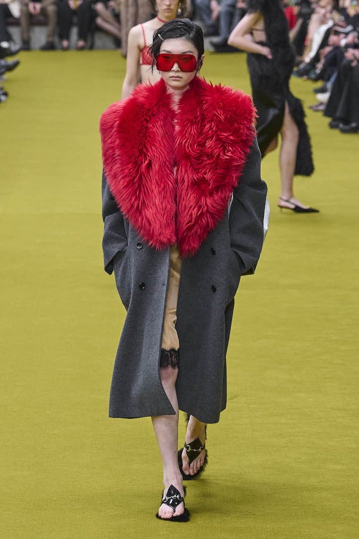 Gucci Tours Its Best Hits in an Archival Revival Show | Savoir Flair