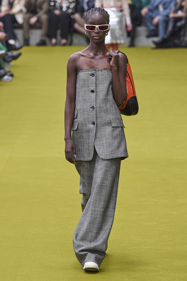 Gucci Tours Its Best Hits in an Archival Revival Show | Savoir Flair