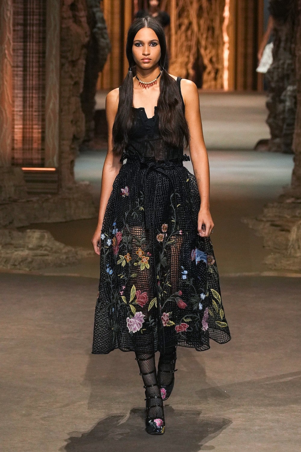 At Dior, 16th and 21st Century Influences Create a Whole New Look ...