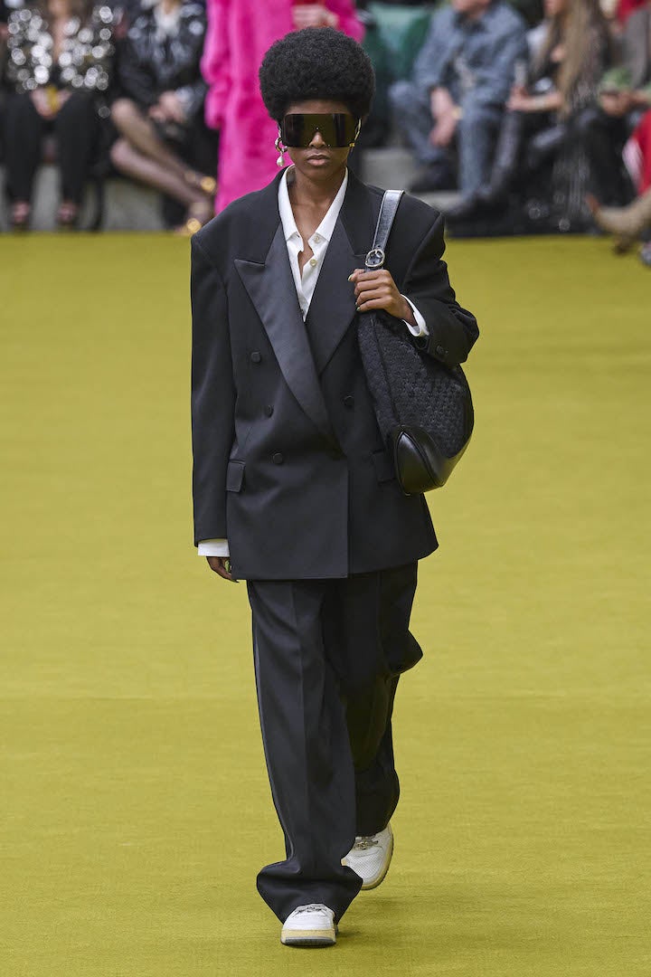 Gucci Tours Its Best Hits in an Archival Revival Show | Savoir Flair