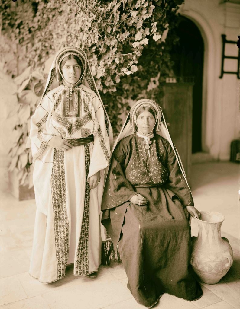 The Art of Tatreez: Palestine's Yesterday, Today, and Tomorrow | Savoir ...