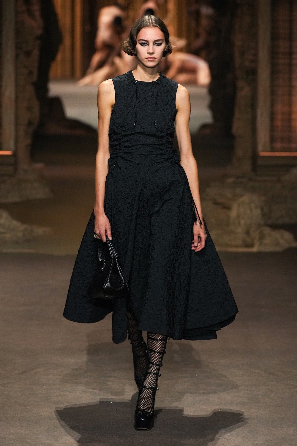 At Dior, 16th and 21st Century Influences Create a Whole New Look ...