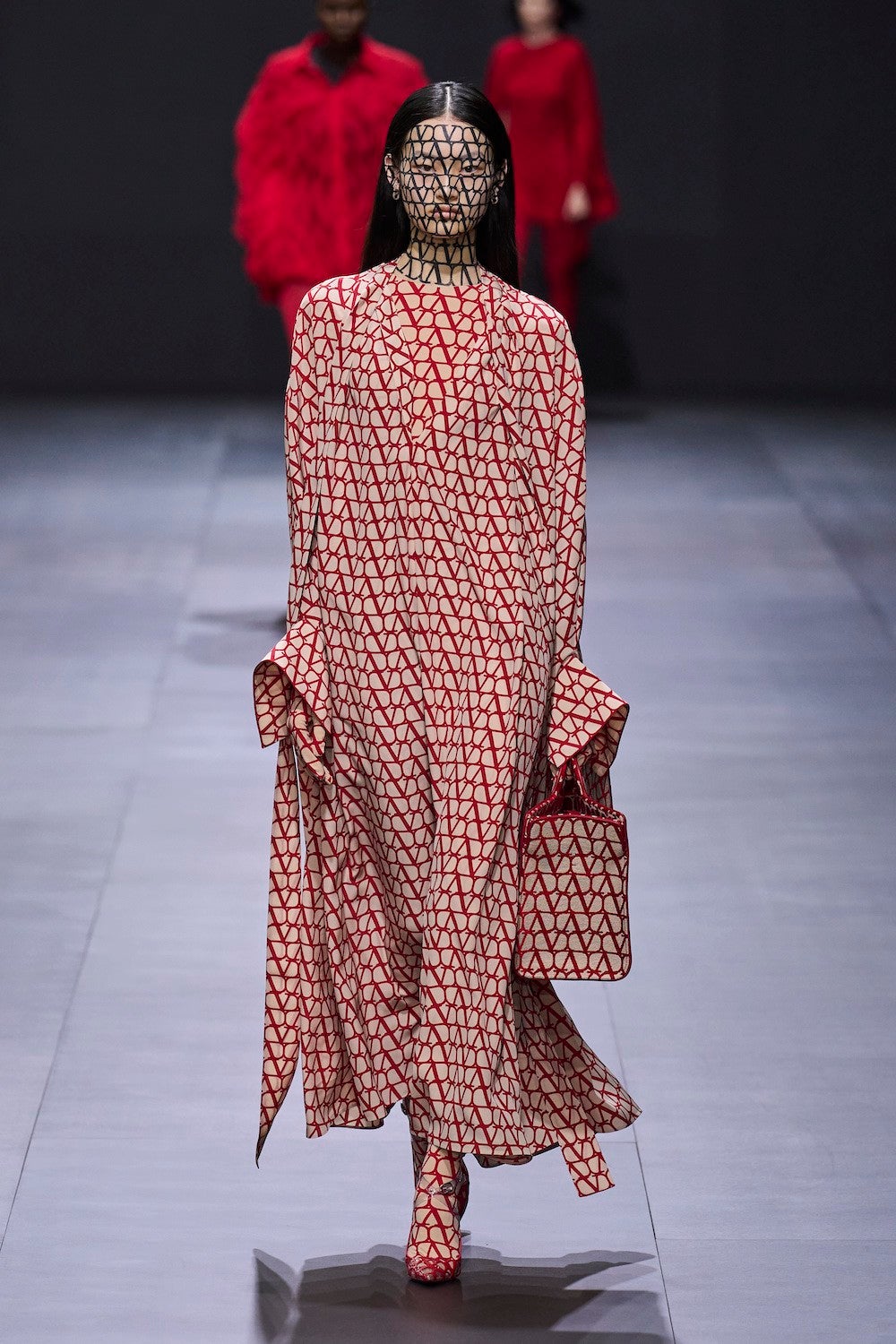 Valentino Welcomes One and All to Its Spectacular Spring/Summer 2023 ...