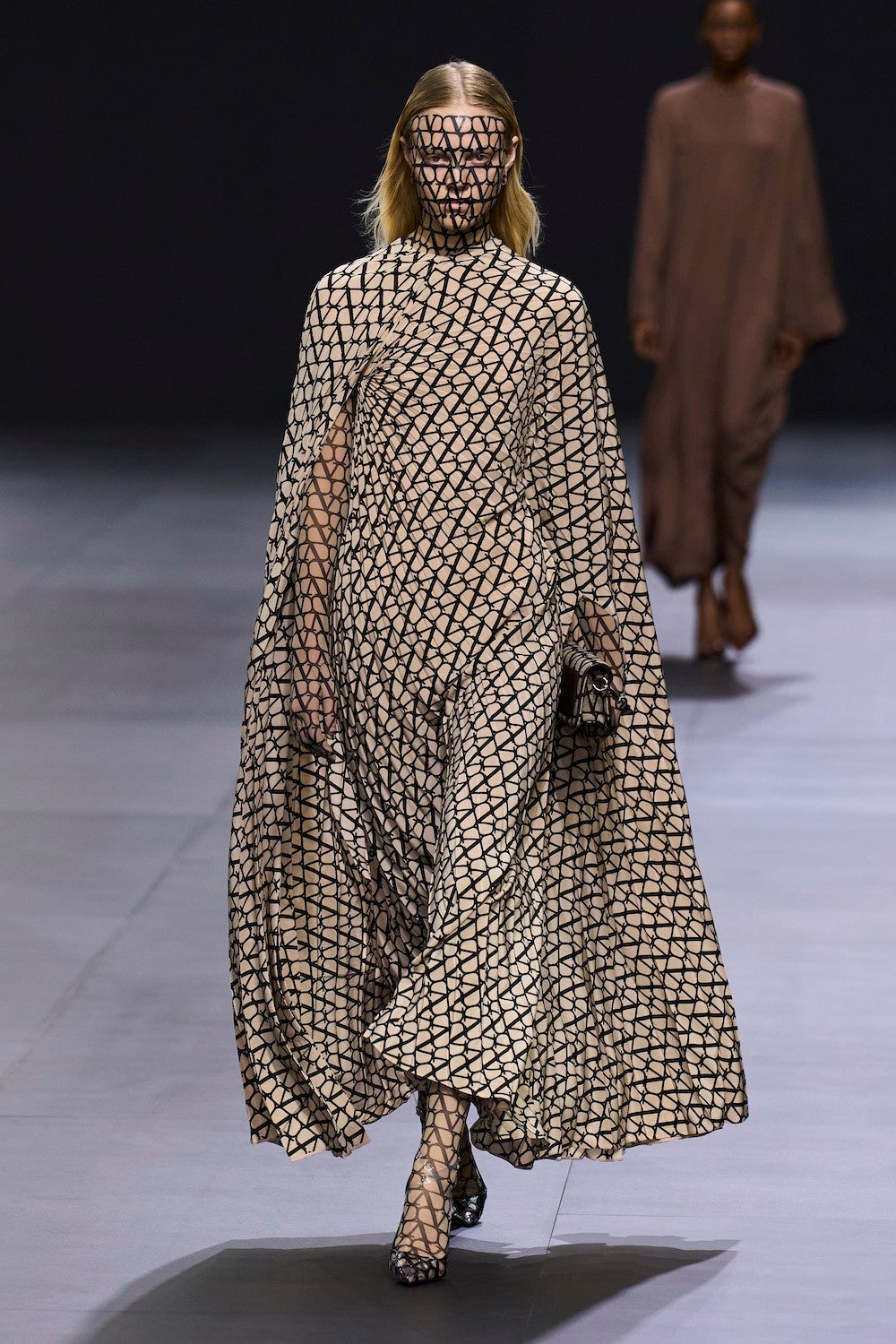 Valentino Welcomes One and All to Its Spectacular Spring/Summer 2023 ...