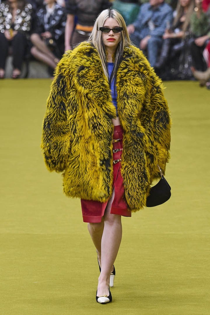 Gucci Tours Its Best Hits in an Archival Revival Show | Savoir Flair