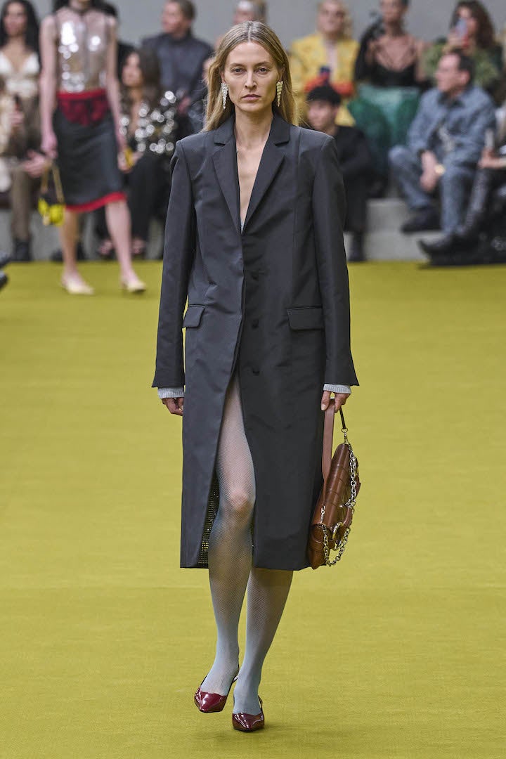 Gucci Tours Its Best Hits in an Archival Revival Show | Savoir Flair