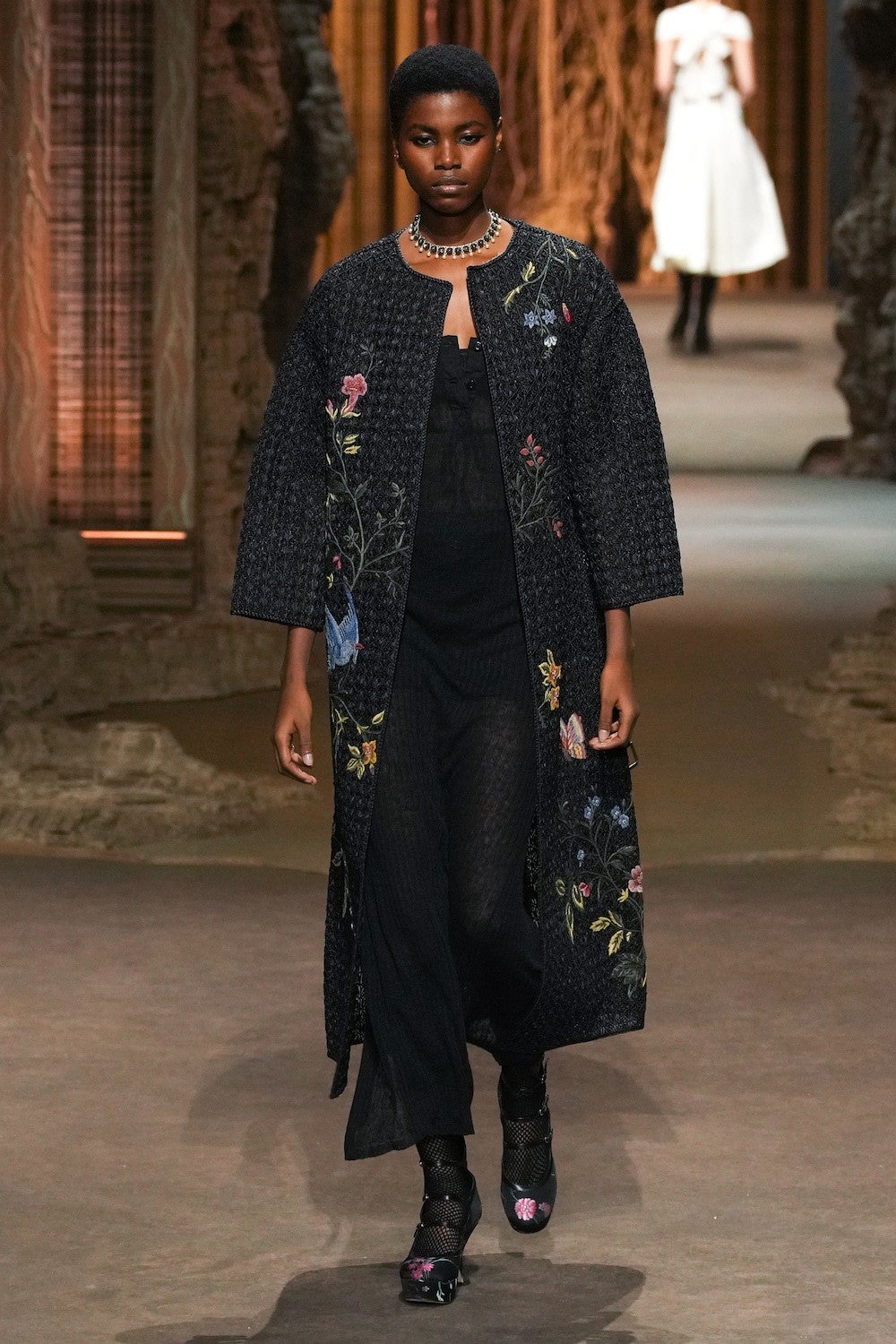 At Dior, 16th and 21st Century Influences Create a Whole New Look ...