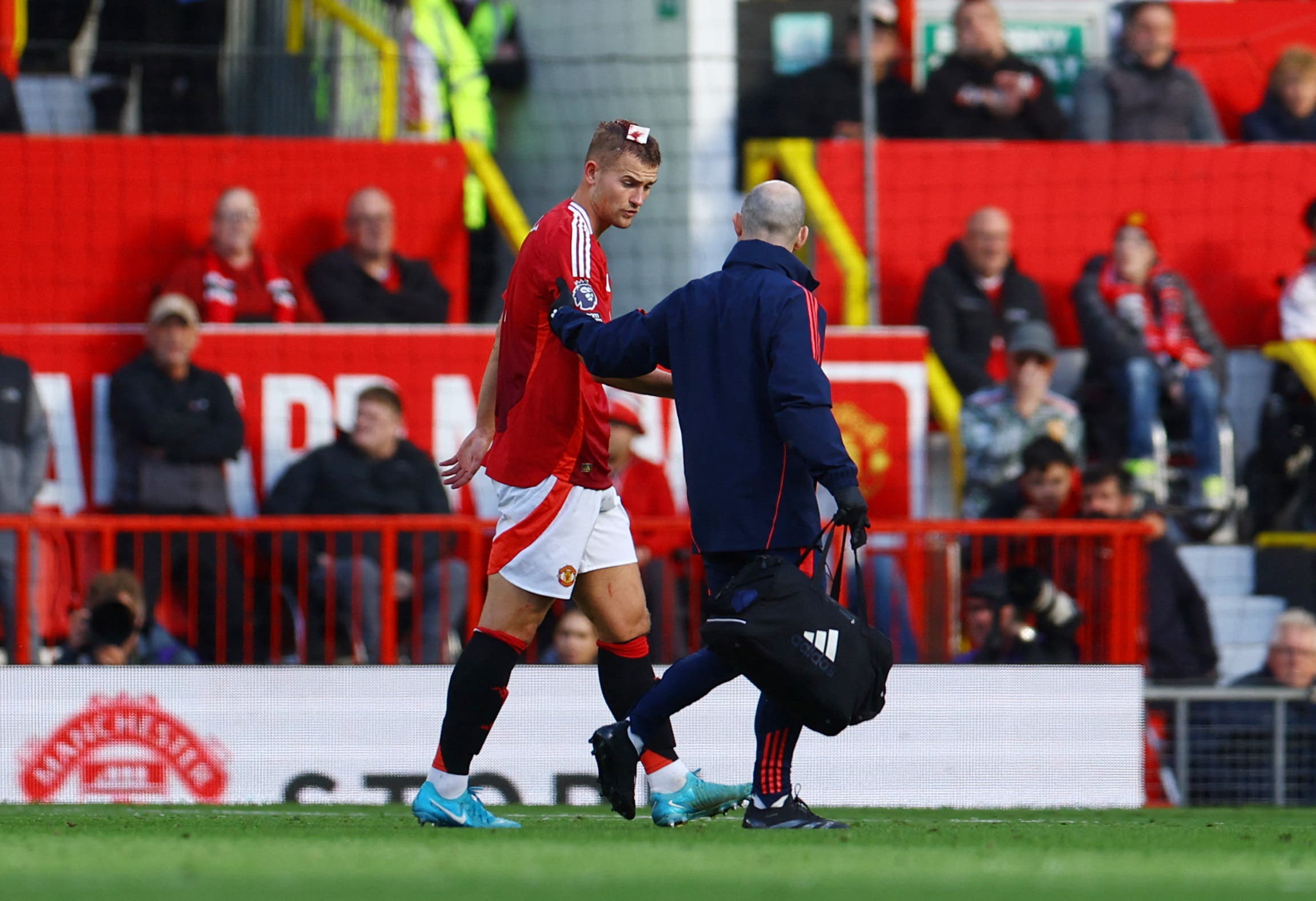 (PHOTOS) Matthijs De Ligt's Bloody Injury | beIN SPORTS