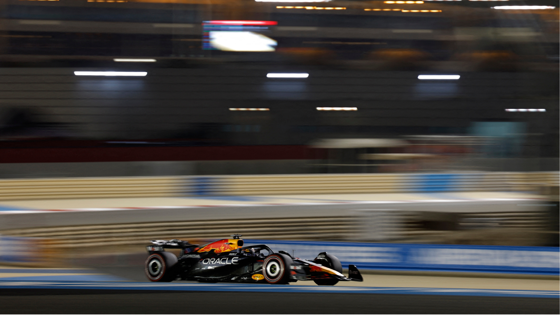Verstappen Struggles with His Car as Red Bull Sounds The Alarm in ...