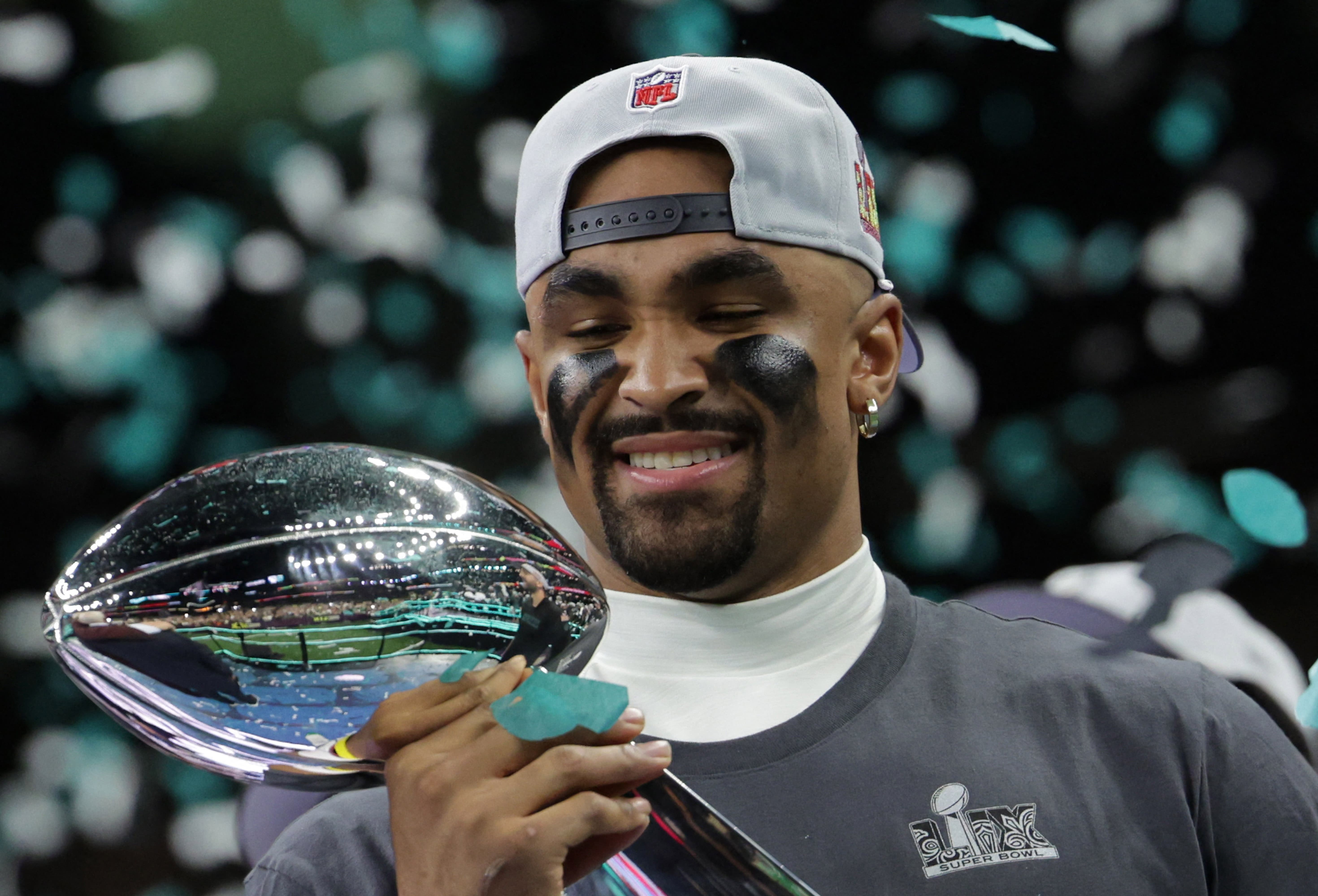 Jalen Hurts Acknowledges Patrick Mahomes’ Greatness After Super Bowl Victory | beIN SPORTS