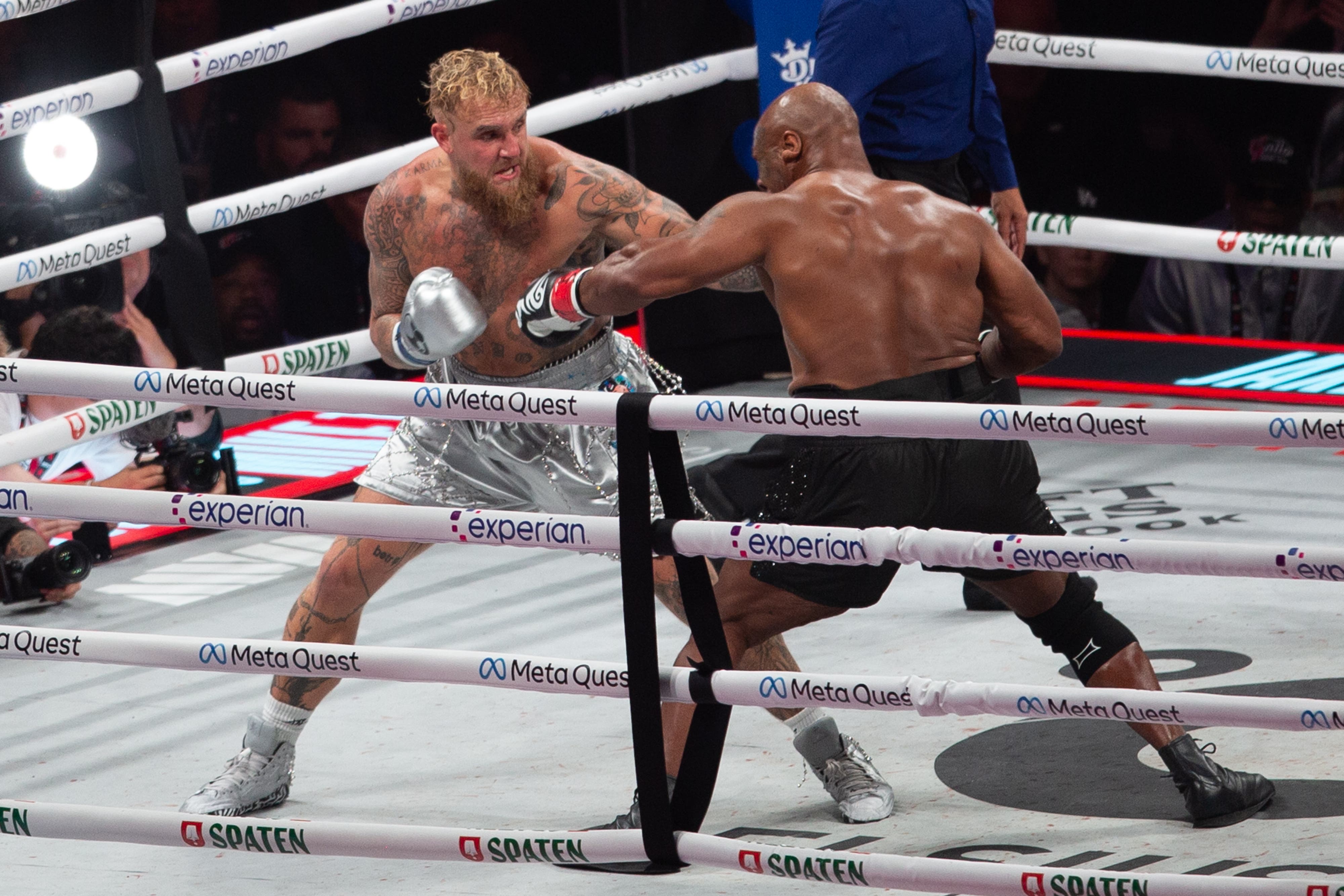 Jake Paul Sends Message to Canelo Álvarez After Defeating Mike Tyson ... Jake Paul Sends Message to Canelo Álvarez After Defeating Mike Tyson ...