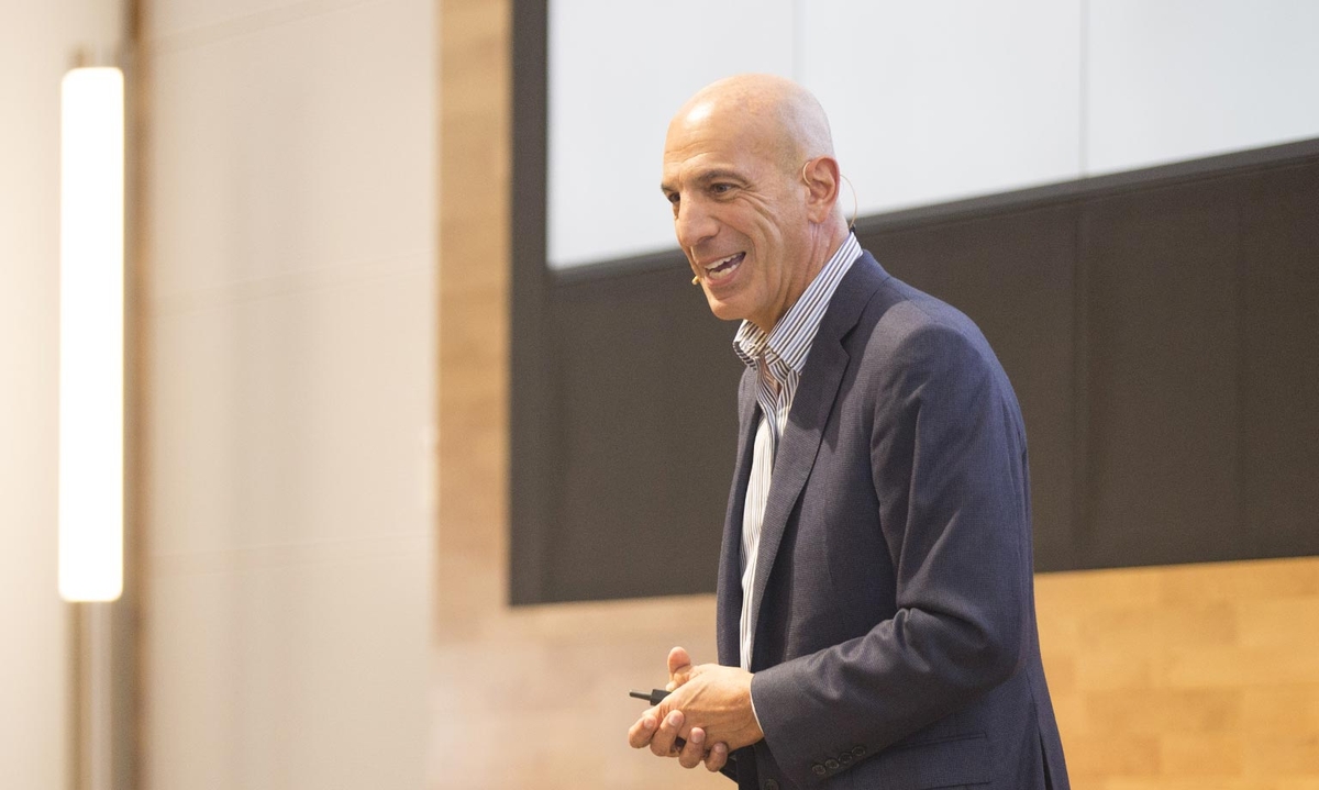 Our leaders | Edwards Lifesciences