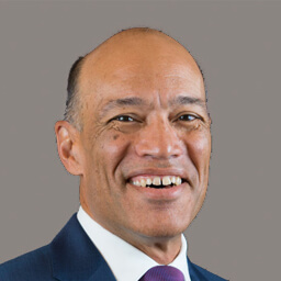 Our leaders | Edwards Lifesciences