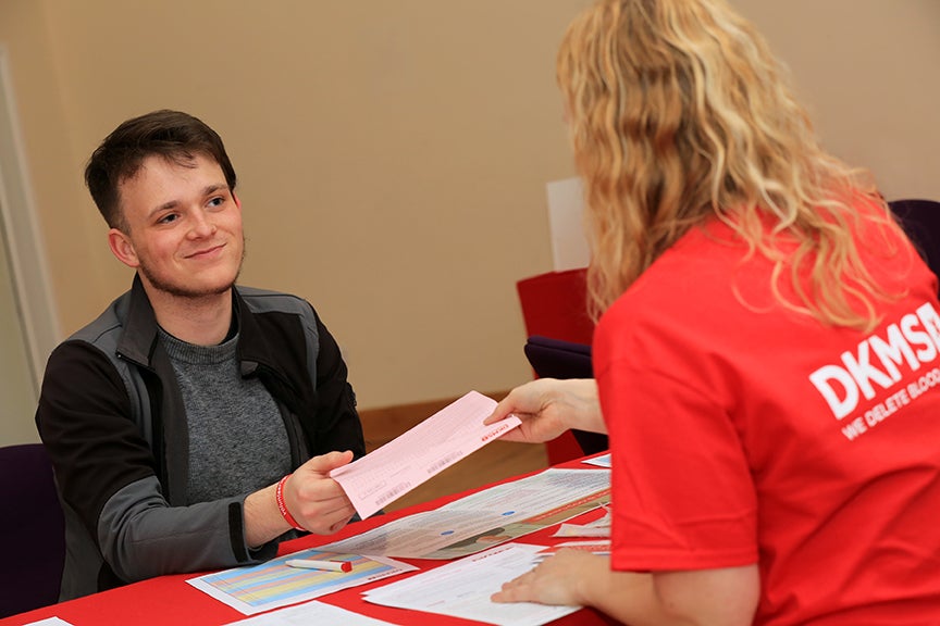 Formas de ayudar | DKMS