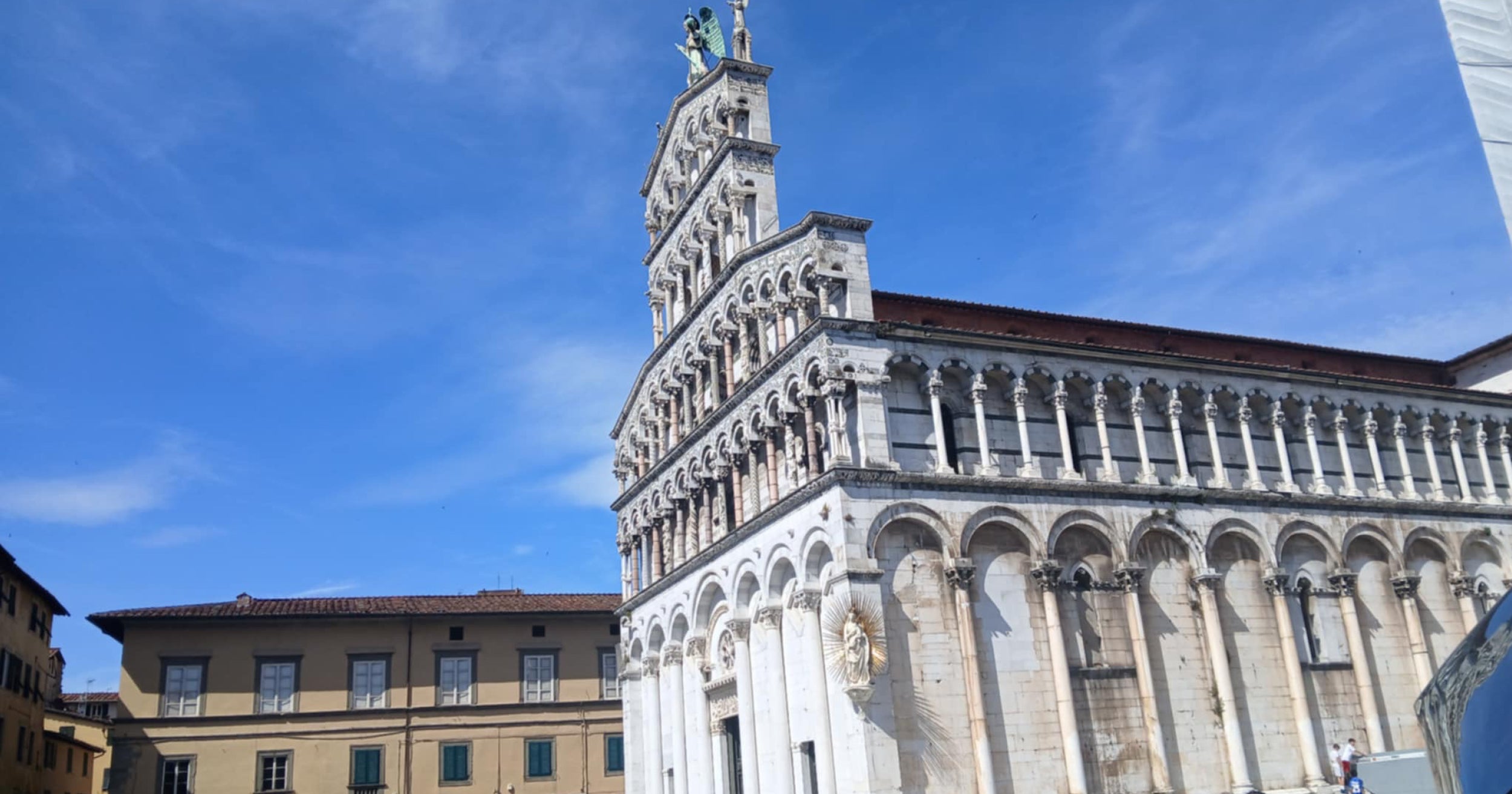 Při toulkách Toskánskem navštivte město Lucca. Miloval jej i Karel IV. | Vogue CS