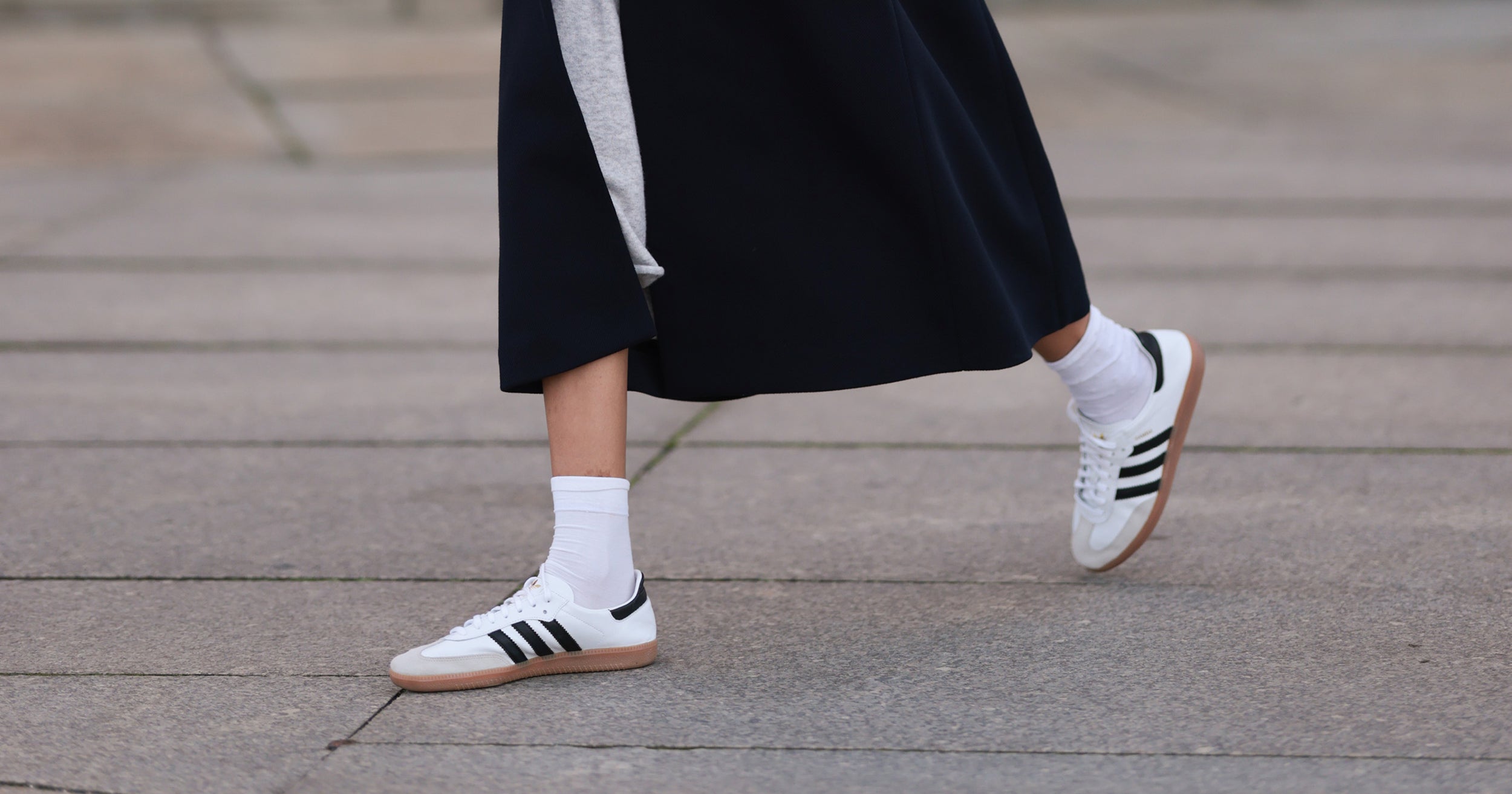 Nejlepší stylové tenisky na jaro: hranaté conversky, retro kecky i ...