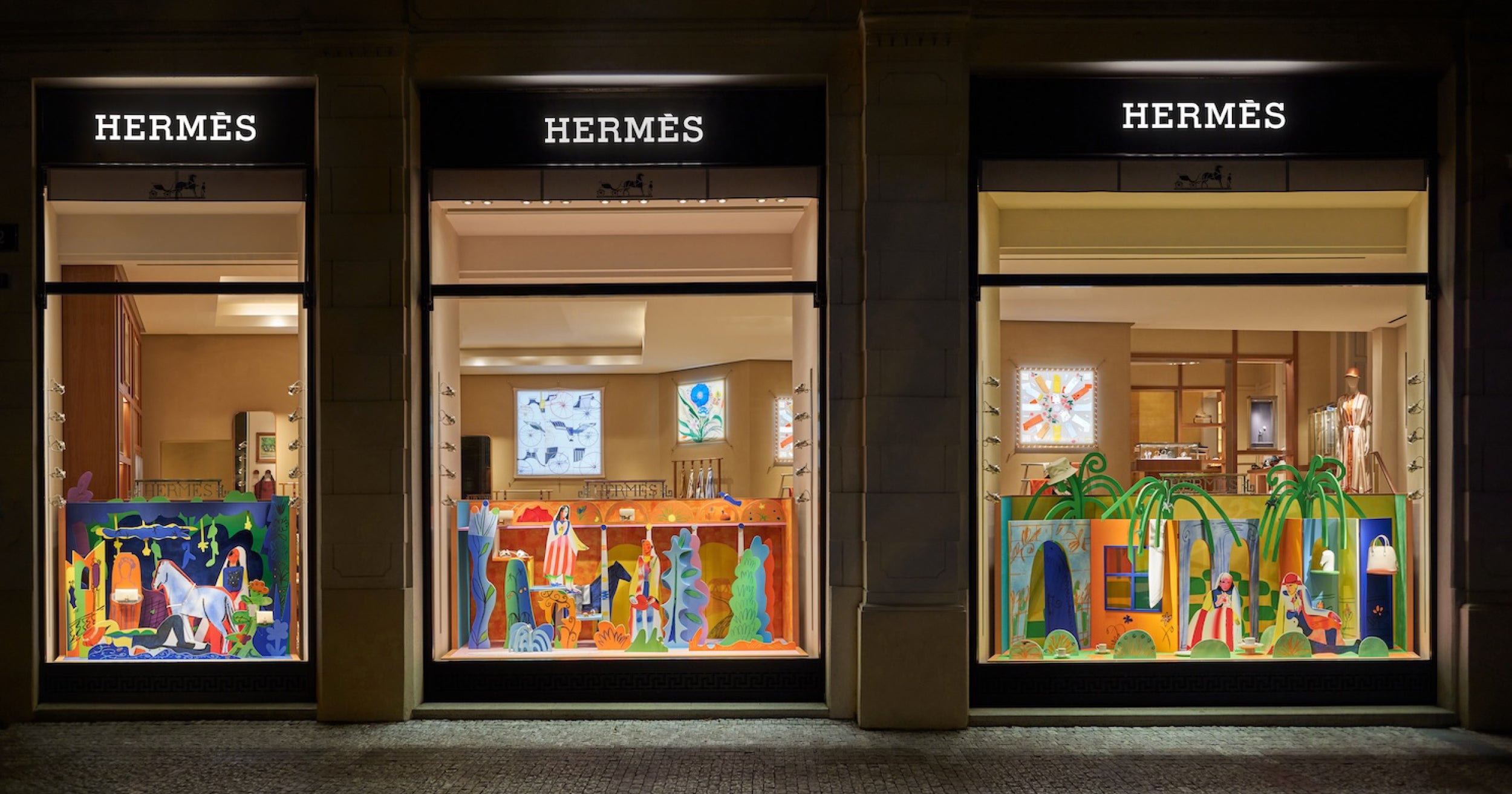 Mystická zahrada v srdci Prahy. Nové výlohy Hermès od Anny Kyjovské | Vogue CS
