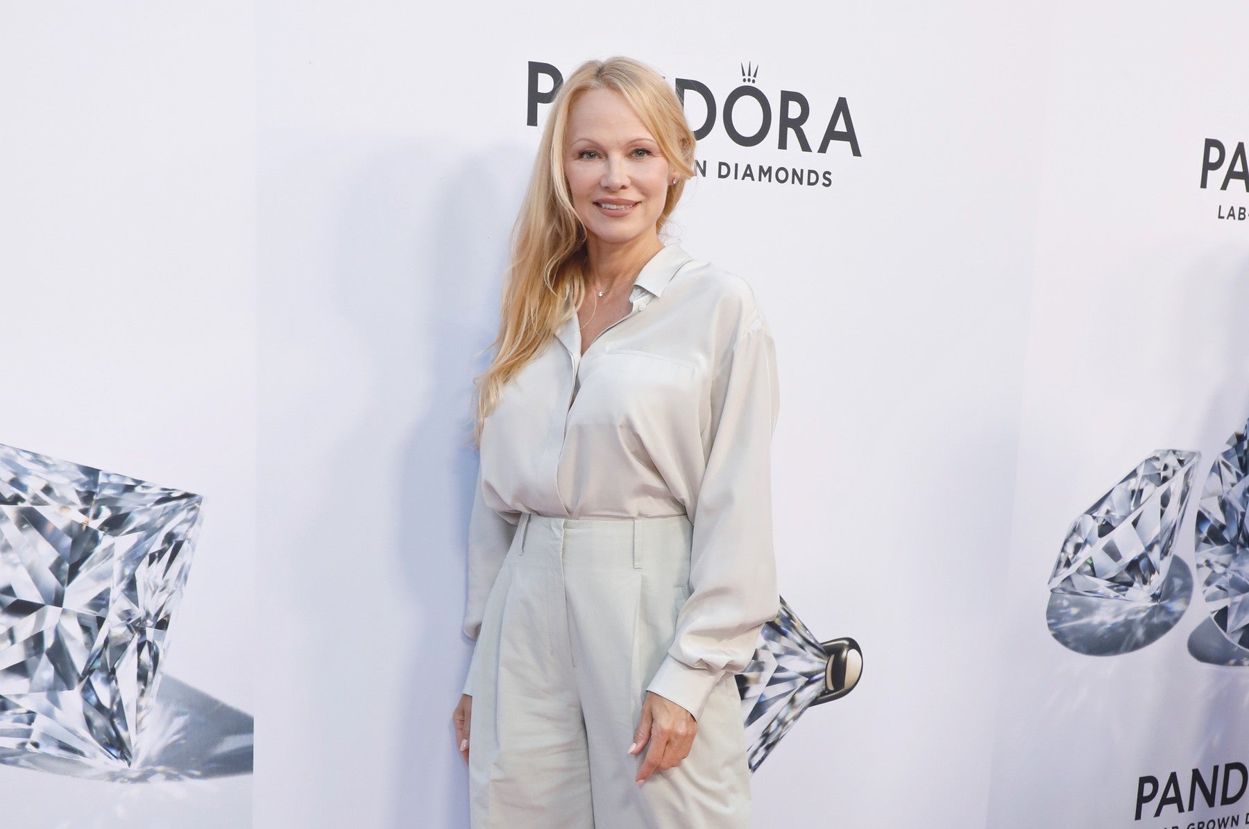Pamela Anderson zcela změnila svůj styl | Vogue CS