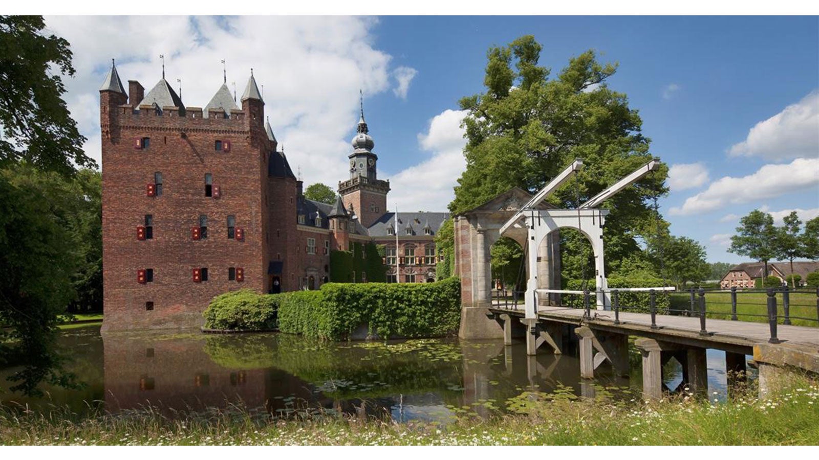 Nyenrode Business University signs new partnership with insendi | Study ...