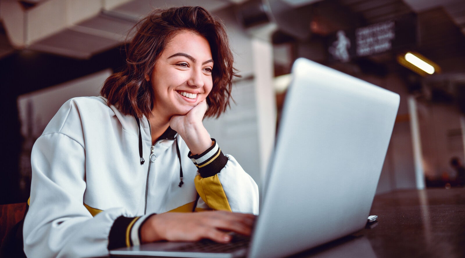 Teaching online - digital bridges between worlds