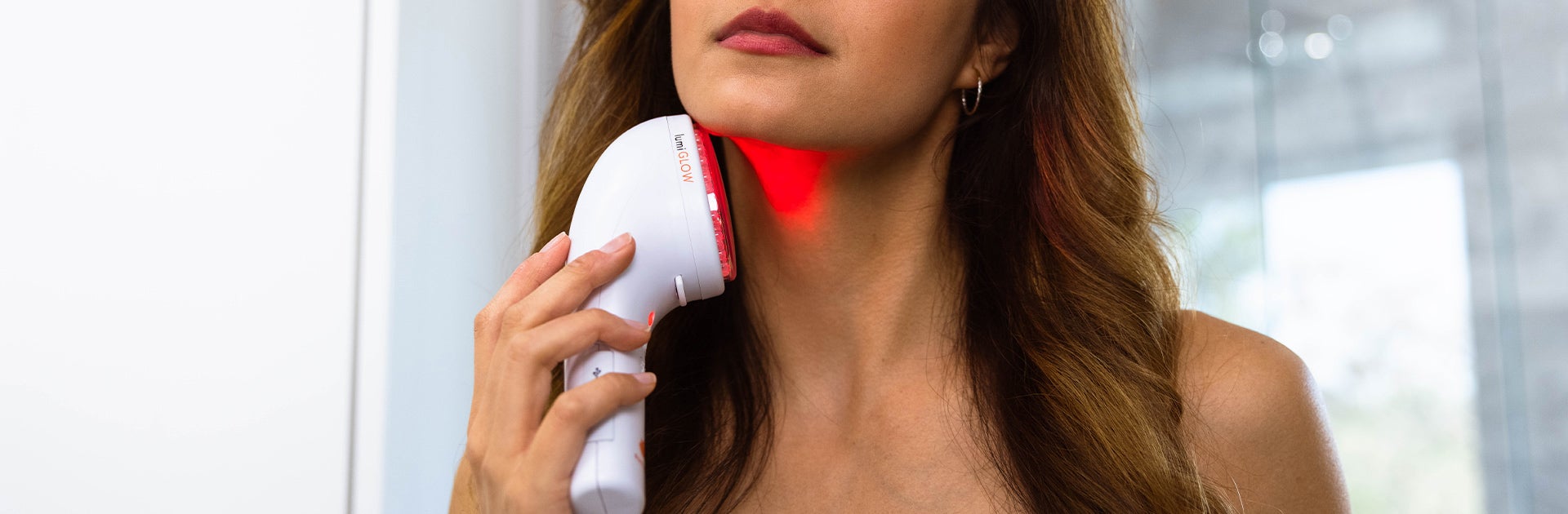 lumiNIR Hand-Held Light Therapy | Red Light Therapy | Sunlighten
