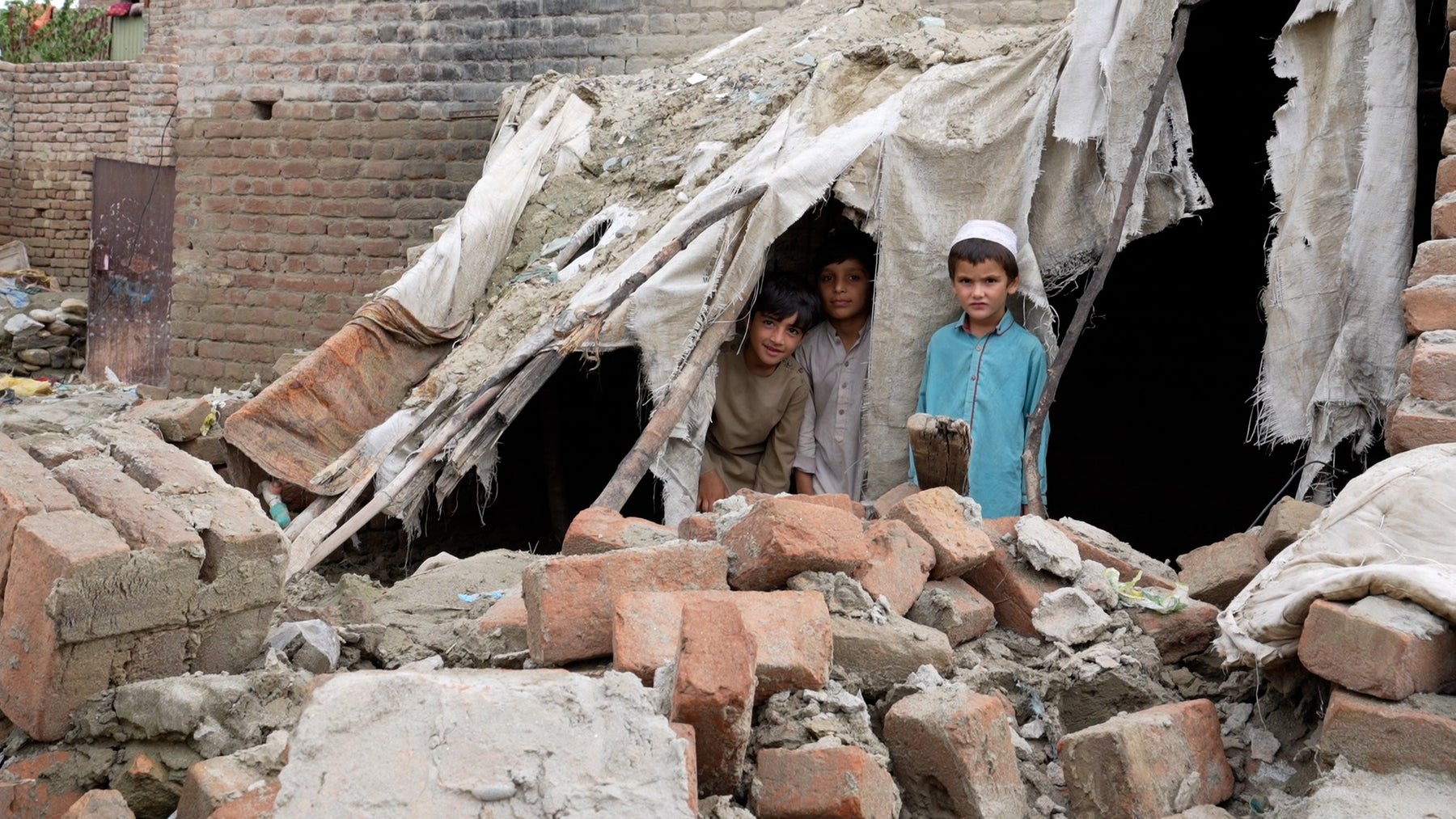 Help children when disaster strikes | UNICEF Australia