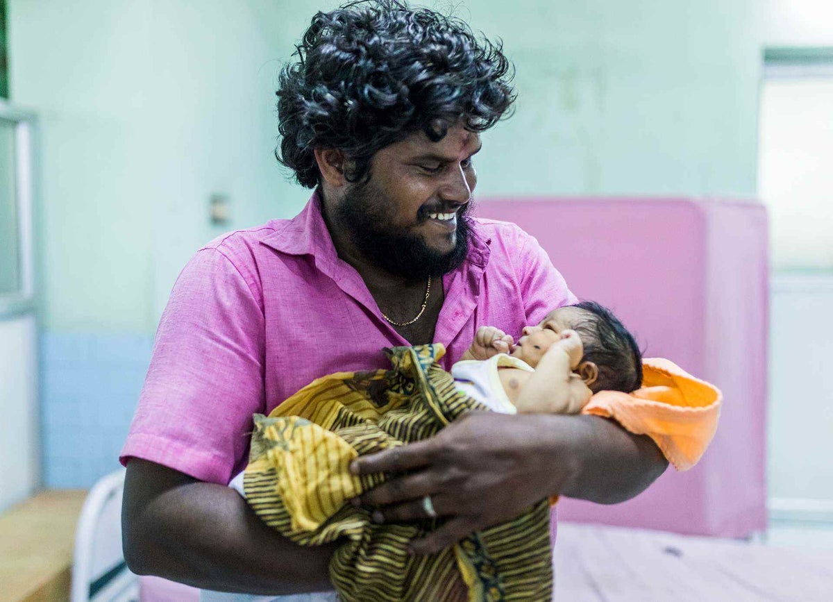 Heartwarming photo series captures the first moments of fatherhood