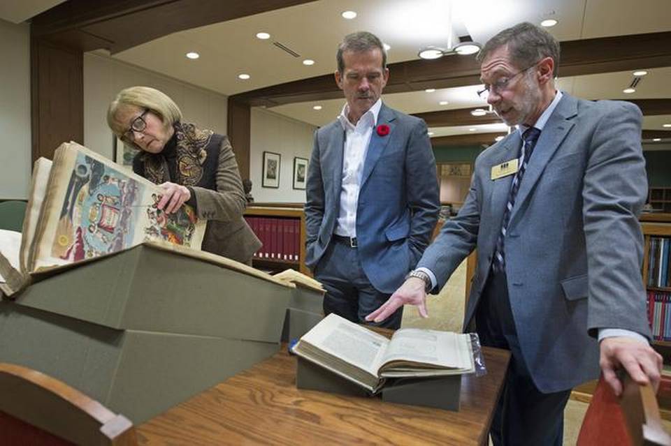 Astronaut Chris Hadfield sees wonders at Kansas City’s Linda Hall ...