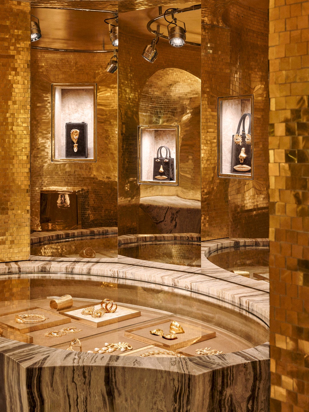 ENTER INTO SCHIAPARELLI’S GOLDEN DREAM: FIRST SALON IN ASIA | LANDMARK