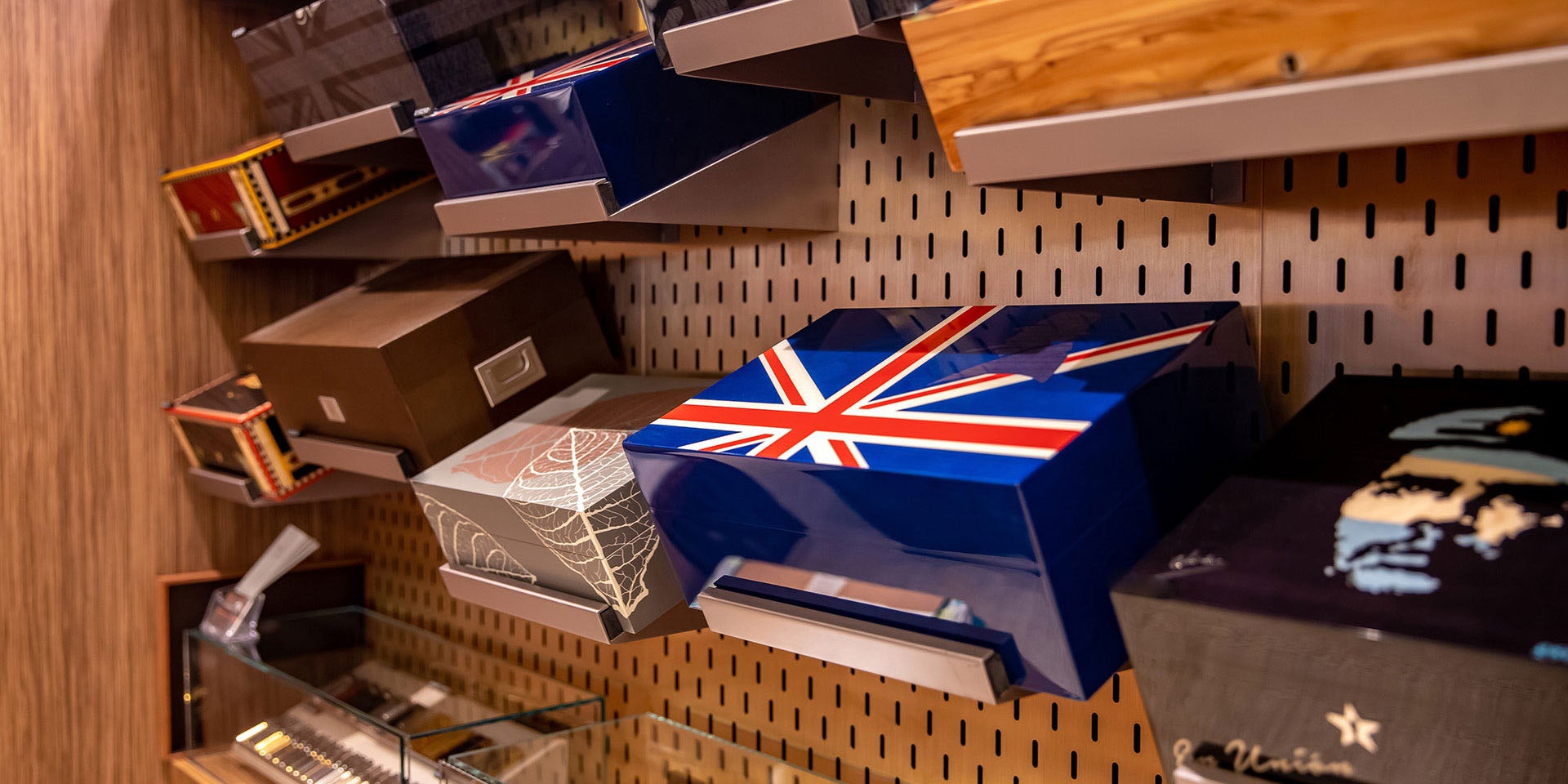 Davidoff of Geneva since 1911 | LANDMARK