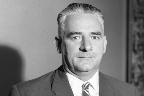 Backward Glance: David Low Way – a significant coastal road on the ...