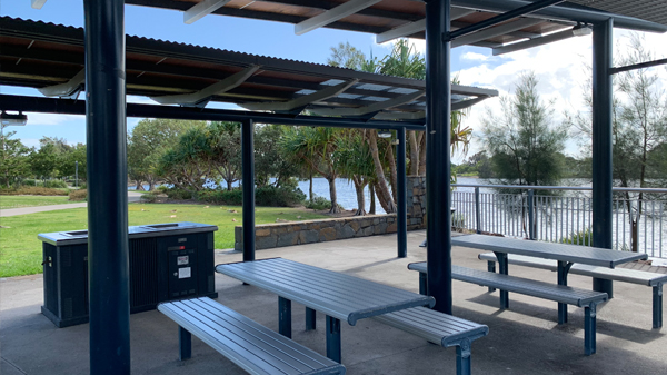 Birtinya Island Park