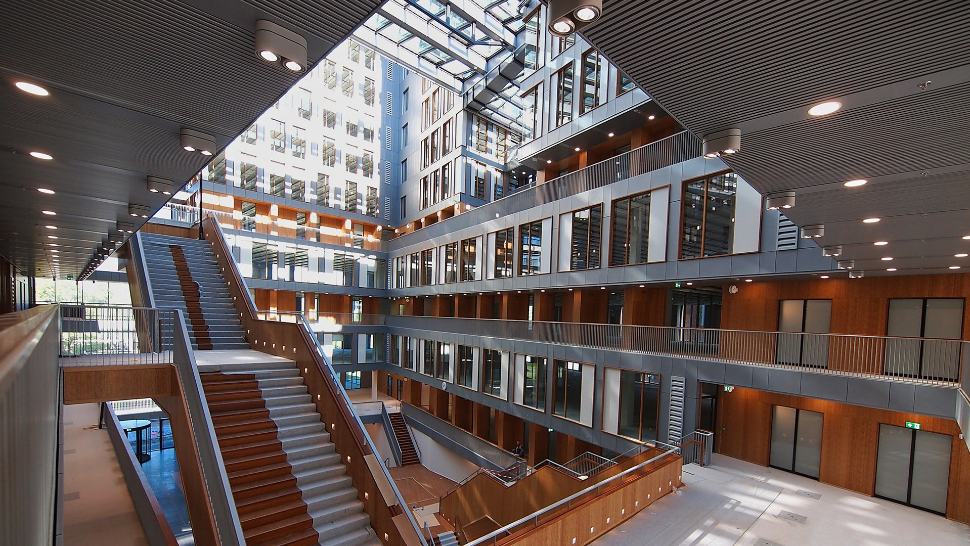 Zoom and Teams virtual Backgrounds - Vrije Universiteit Amsterdam