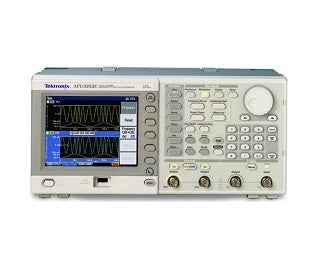 Tektronix AFG3252C | 240MHz, 2CH Arbitrary/Function Generator | Electro ...
