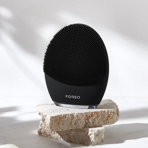 How To: Choose the Right FOREO Cleansing Device for A Radiant ...
